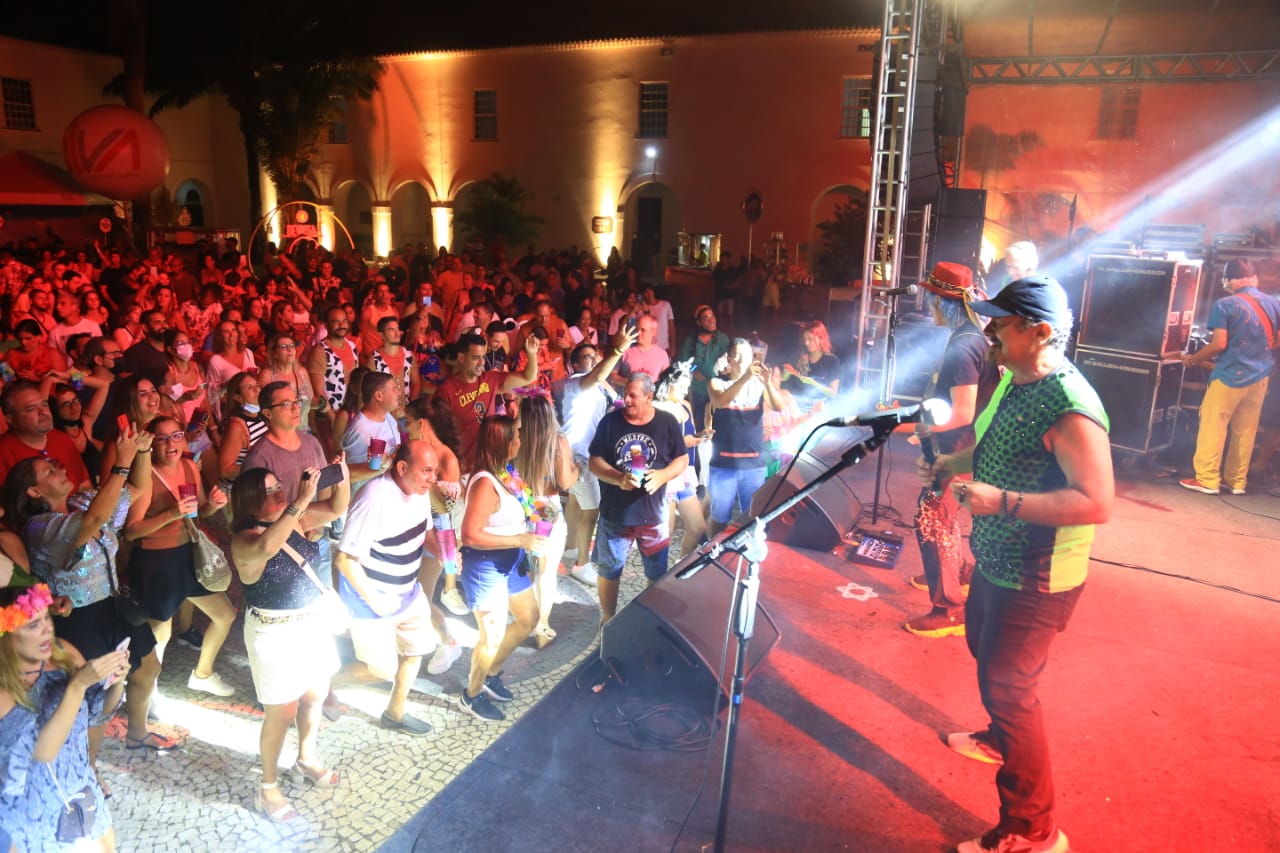 Banda Armandinho, Dodô & Osmar anima folião no Carnaval no Pátio