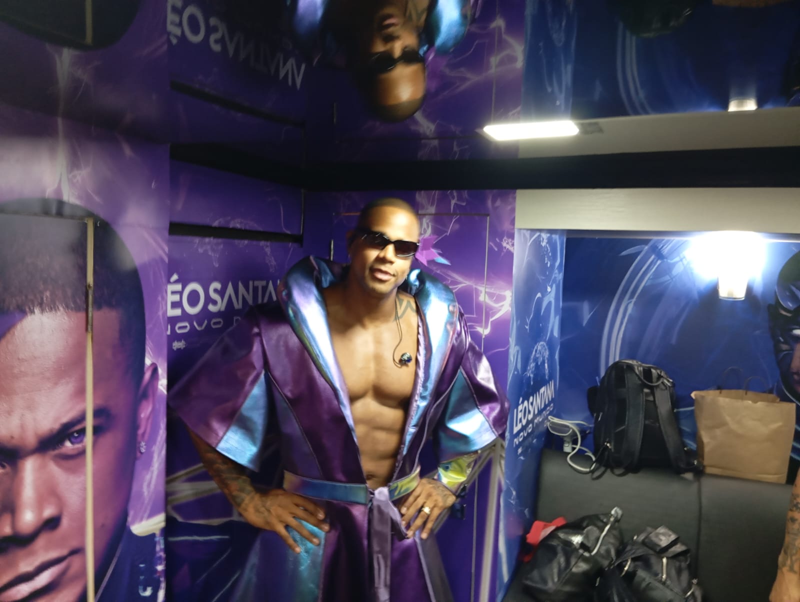 Léo Santana comenta disputa entre 'Macetando' e 'Perna Bamba' como Música do Carnaval e detalhes ...