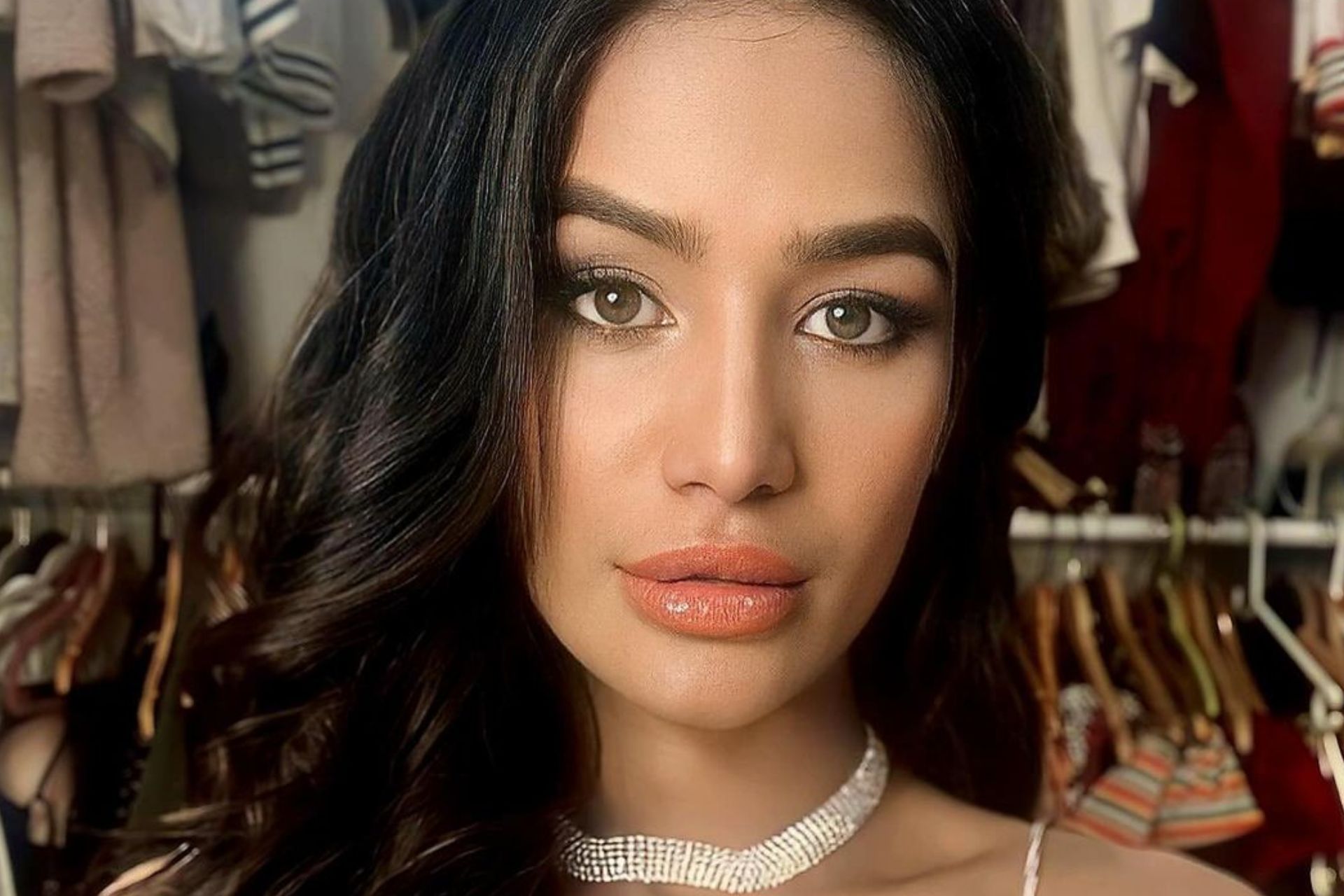 Após fingir morte por câncer, atriz é processada em R$ 60 milhões; entenda