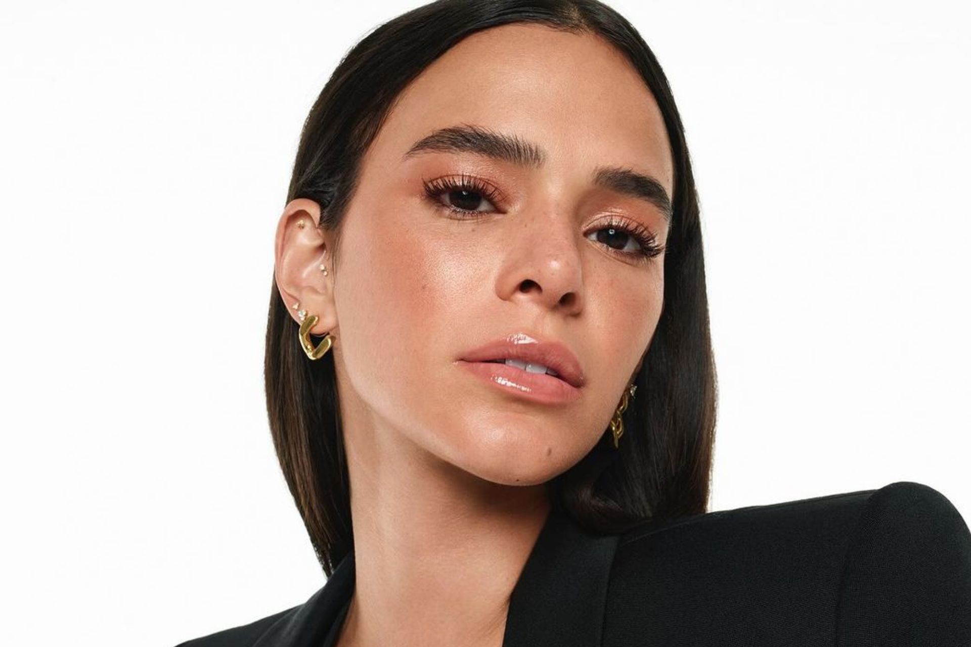 Bruna Marquezine pede carona para aproveitar o Carnaval de Salvador ...