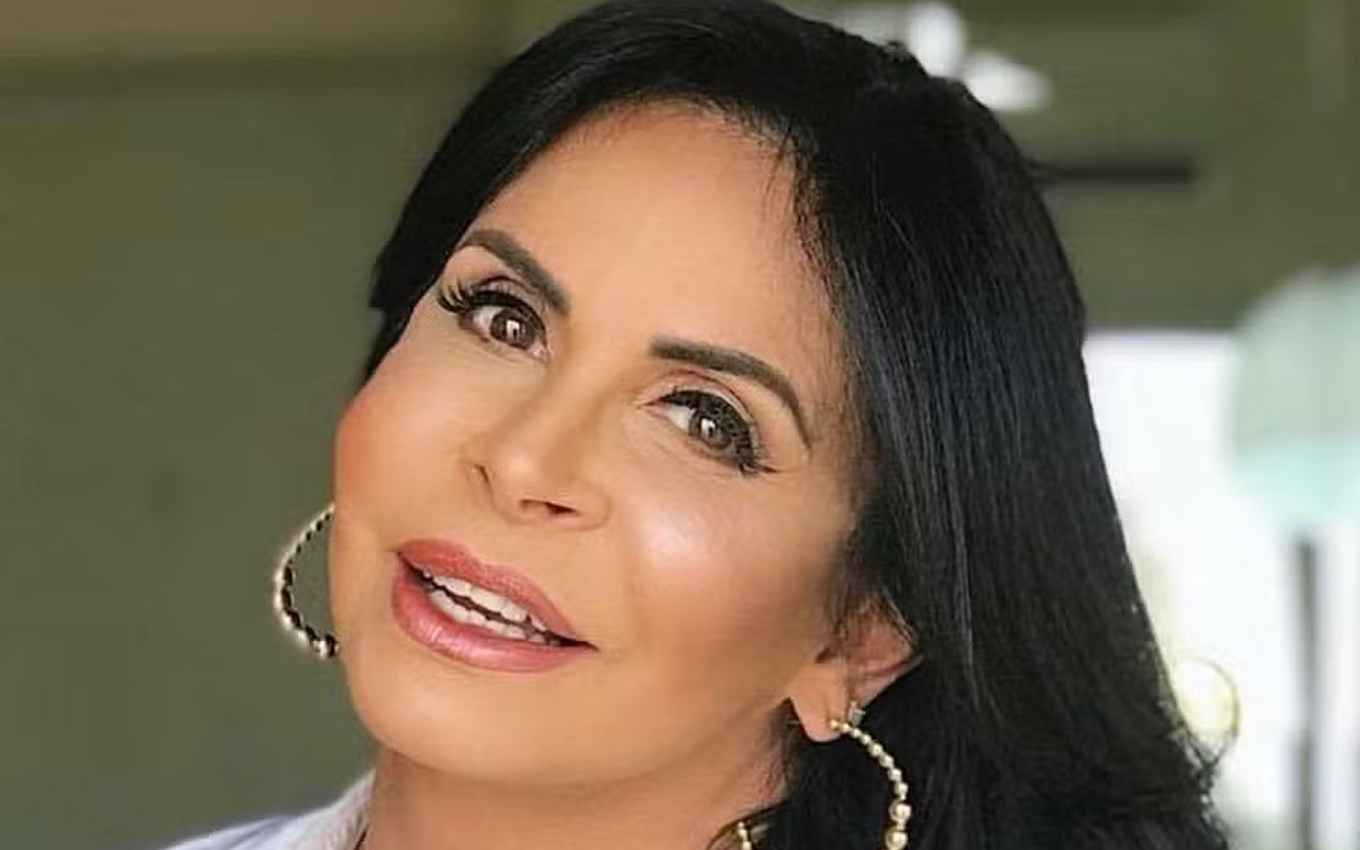 Gretchen posa sem mega hair e surpreende seguidores; veja foto