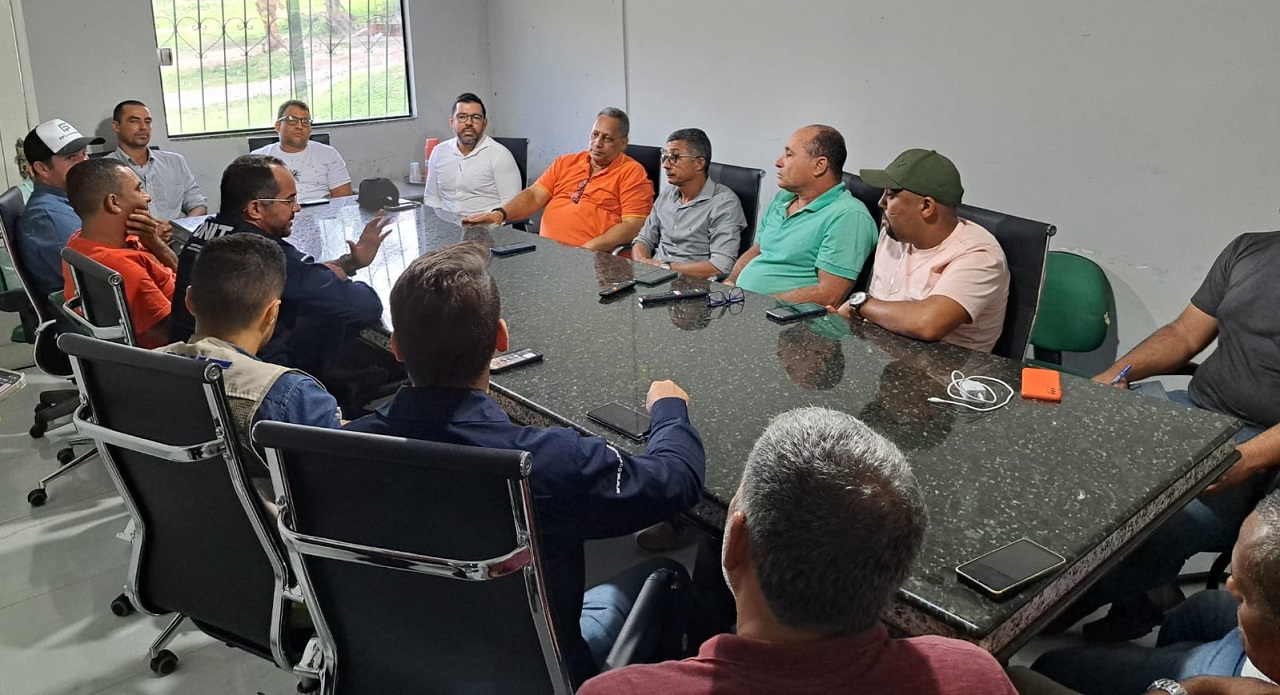 Reunião define detalhes sobre pavimentação da BR 030 em Maraú