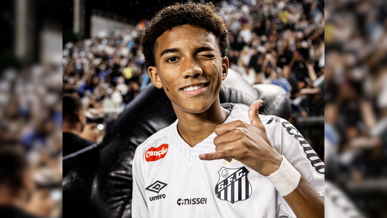 Filho de Robinho estreia no profissional do Santos