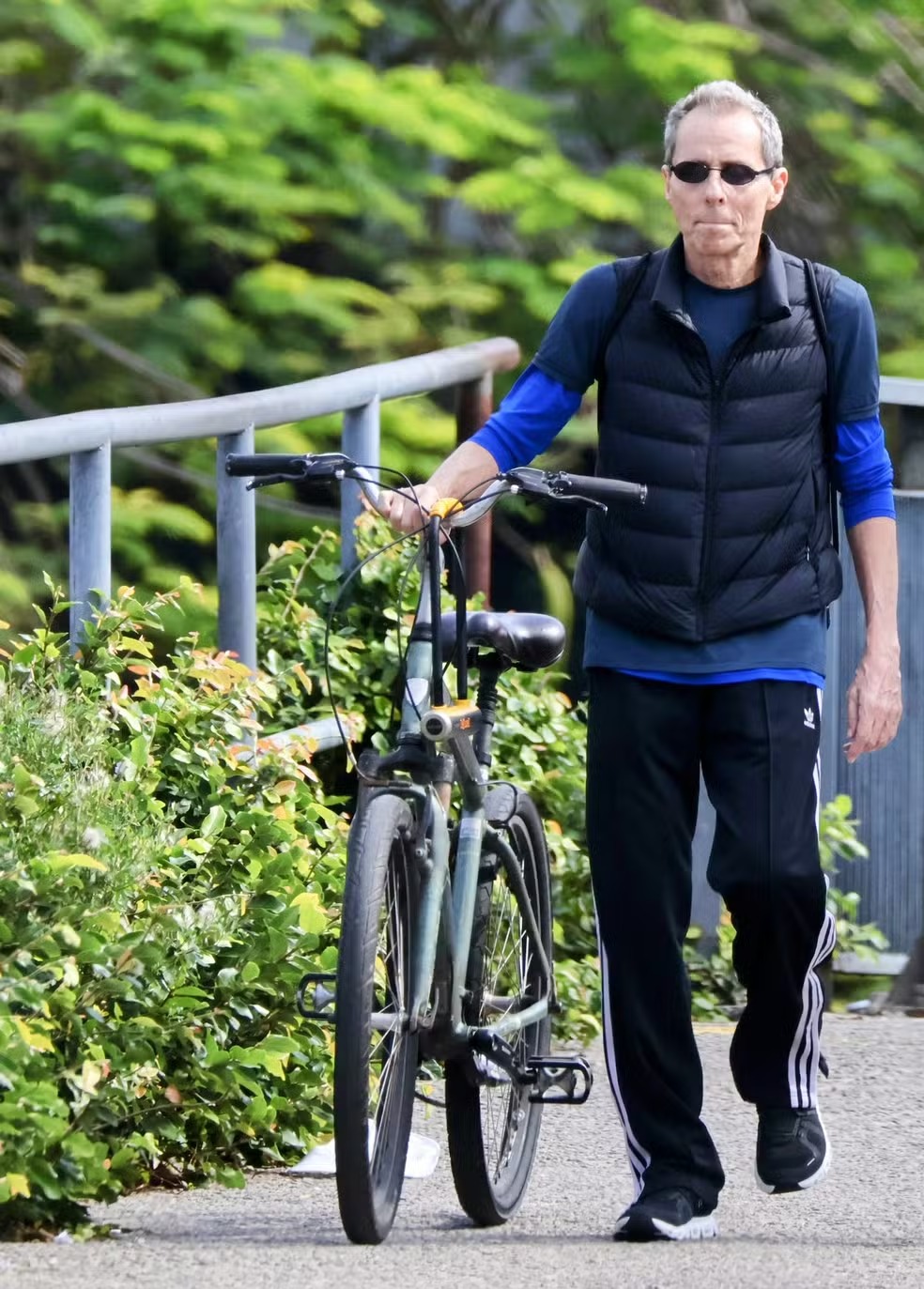 Tony Bellotto aparece pela primeira vez após cirurgia contra câncer no ...