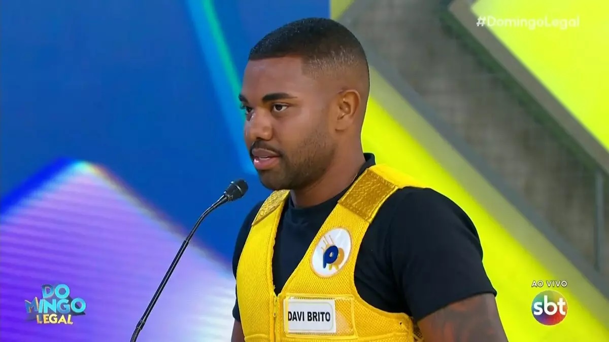 Davi Brito provoca corrida ao Google após gafe em programa de TV
