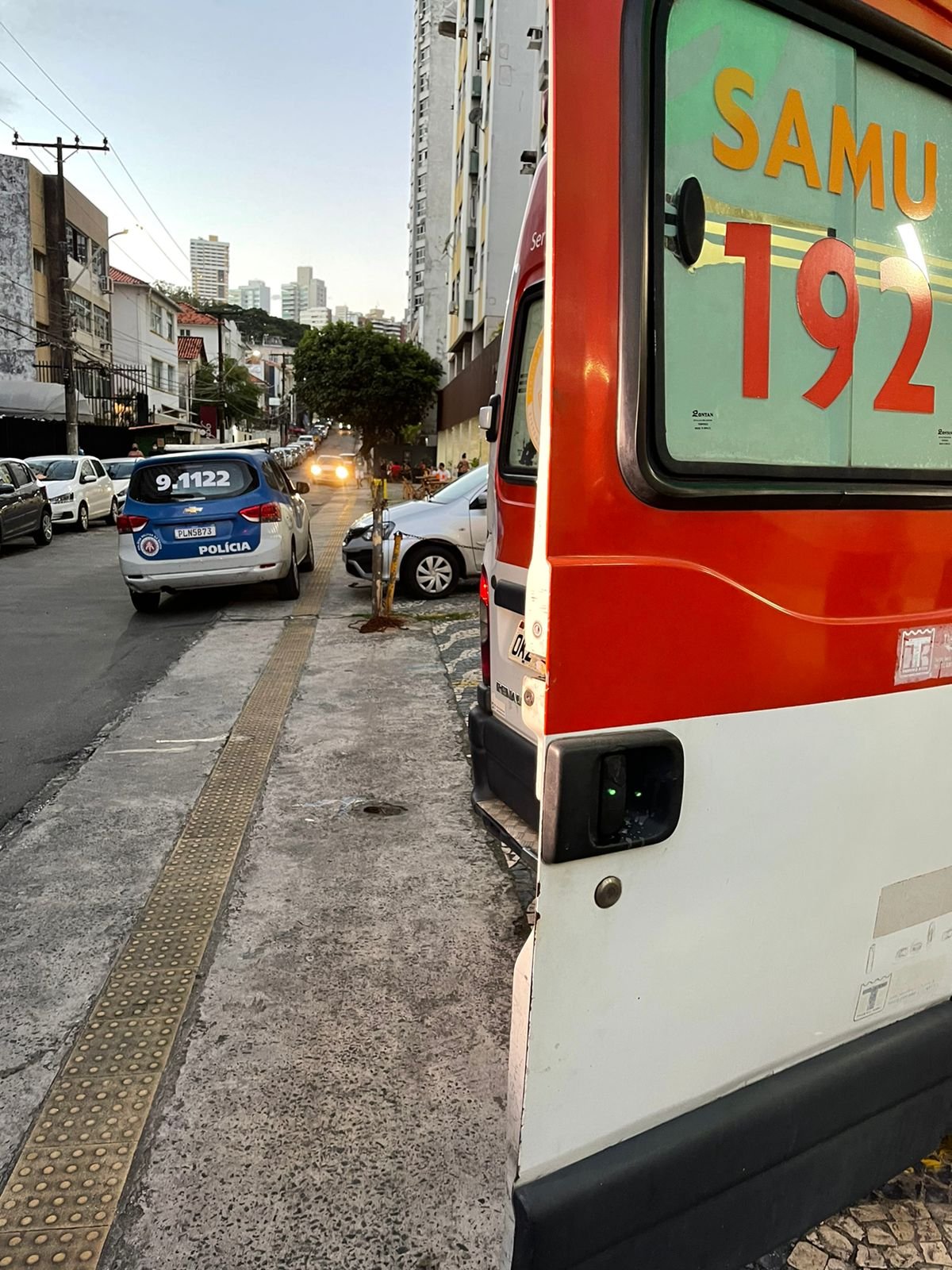 Suspeito de assaltos e arrombamentos é baleado na Barra