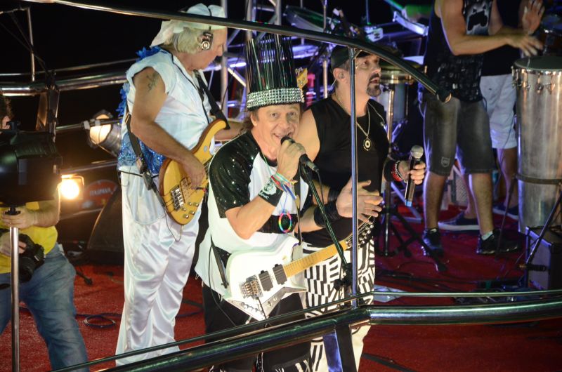 Pipoca de Armandinho, Dodô e Osmar se joga na paz neste Carnaval