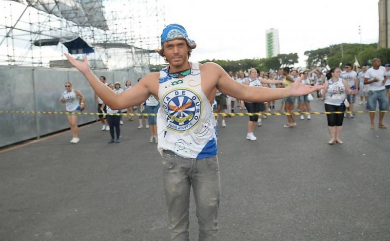 Fã Clube faz campanha para Leo Kret participar da "Fazenda 6"