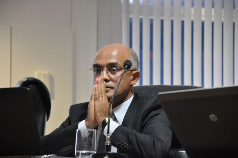 Inaldo Araújo é eleito novo presidente do TCE