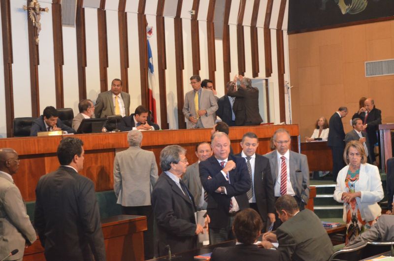 Pauta cheia na Alba após a folia de Momo. Câmara sem definição