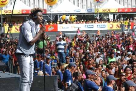 Banda Pixote abre último dia do Salvador Fest