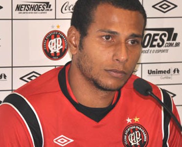 Goleiro Rodolfo revela que é viciado em cocaína