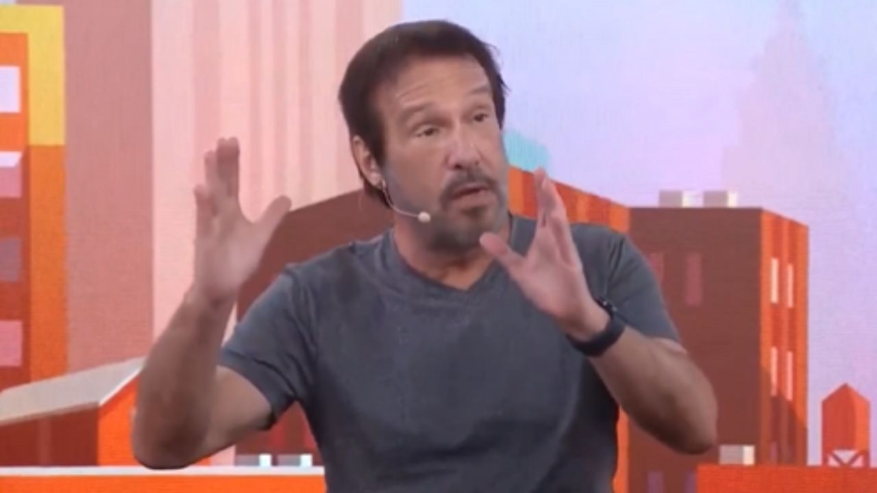 Emilio Surita quebra o silêncio e se pronuncia sobre tratamento de câncer