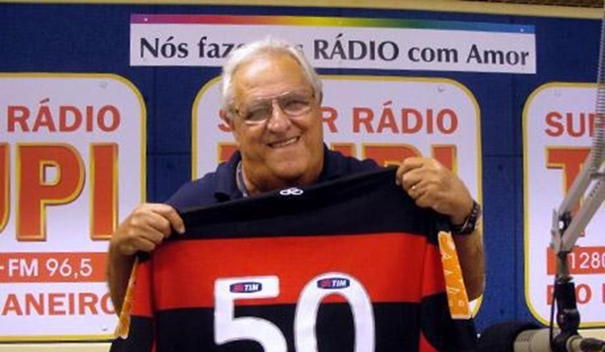 Morre o radialista Washington Rodrigues, o Apolinho, aos 87 anos