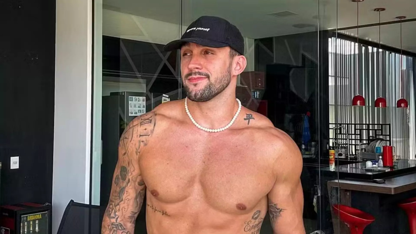 Apaixonado, Arthur Picoli abre o coração e se declara para ex-BBB