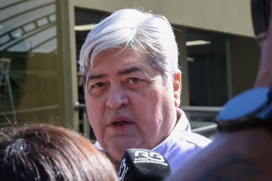 Se recuperando de uma cirurgia delicada, Datena comparece ao velório de ...