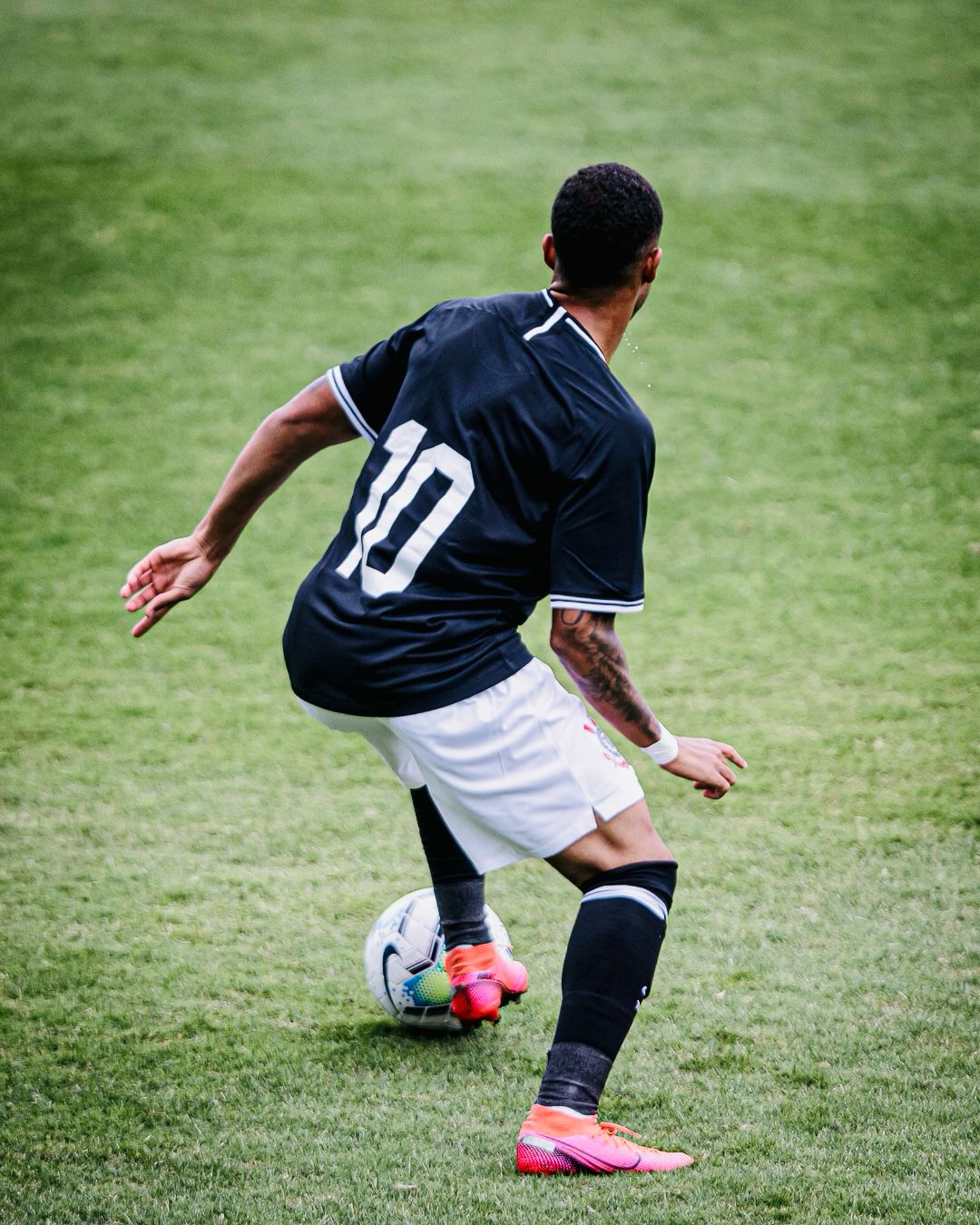 Após passagem por base do Bahia e seleção brasileira, jogador baiano ...