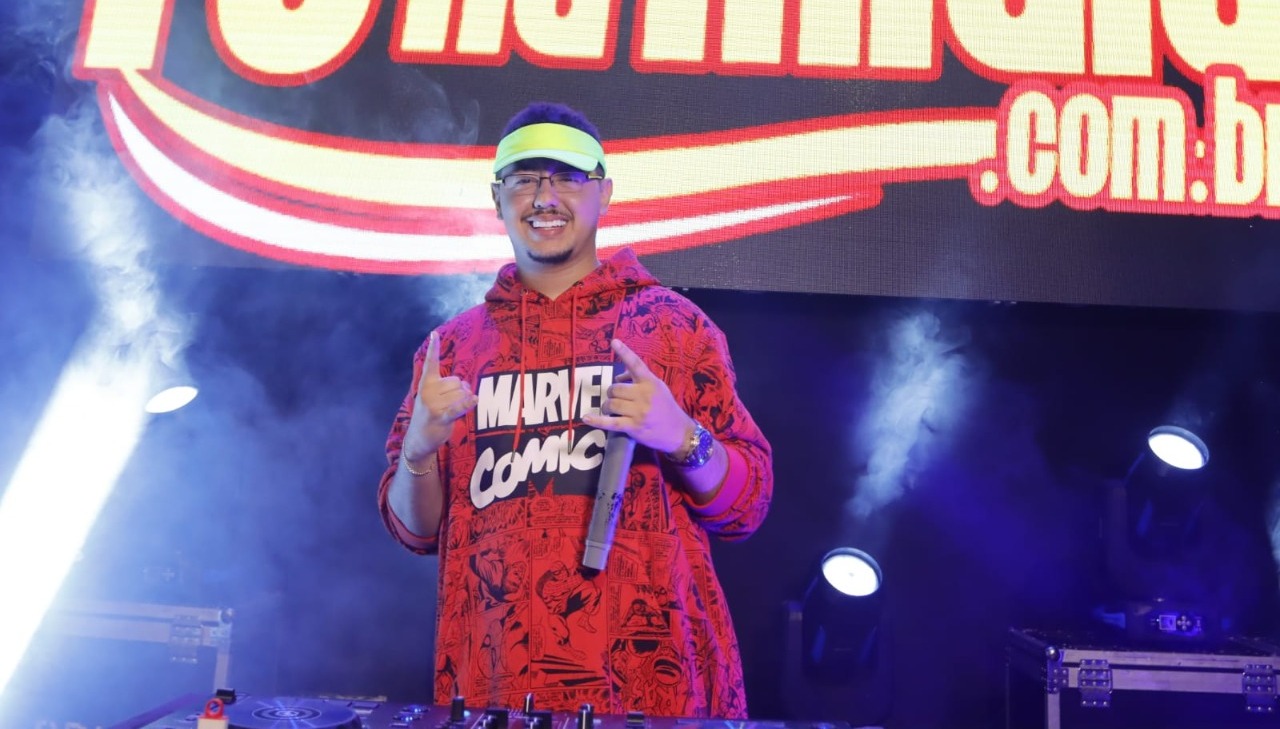 Sucesso do momento, DJ Lucas Beat participa de festa popular ao lado de ...