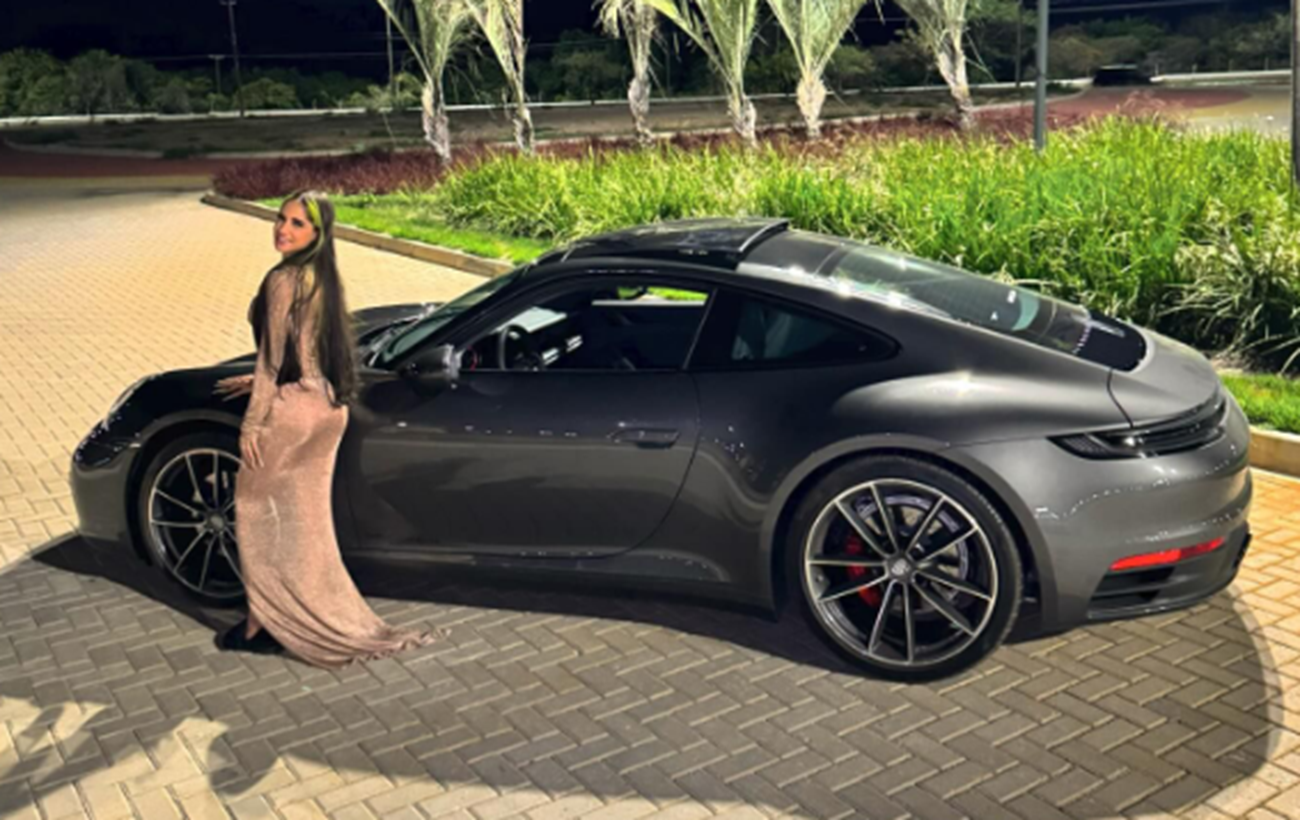 Influenciadora perde controle de carro de luxo e sofre grave acidente; veja