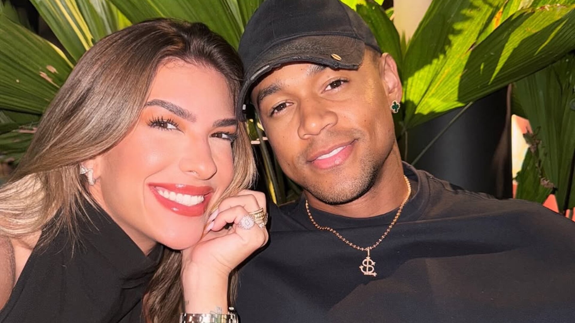 Apaixonados, Léo Santana e Lore Improta curtem passeio romântico de balão; confira