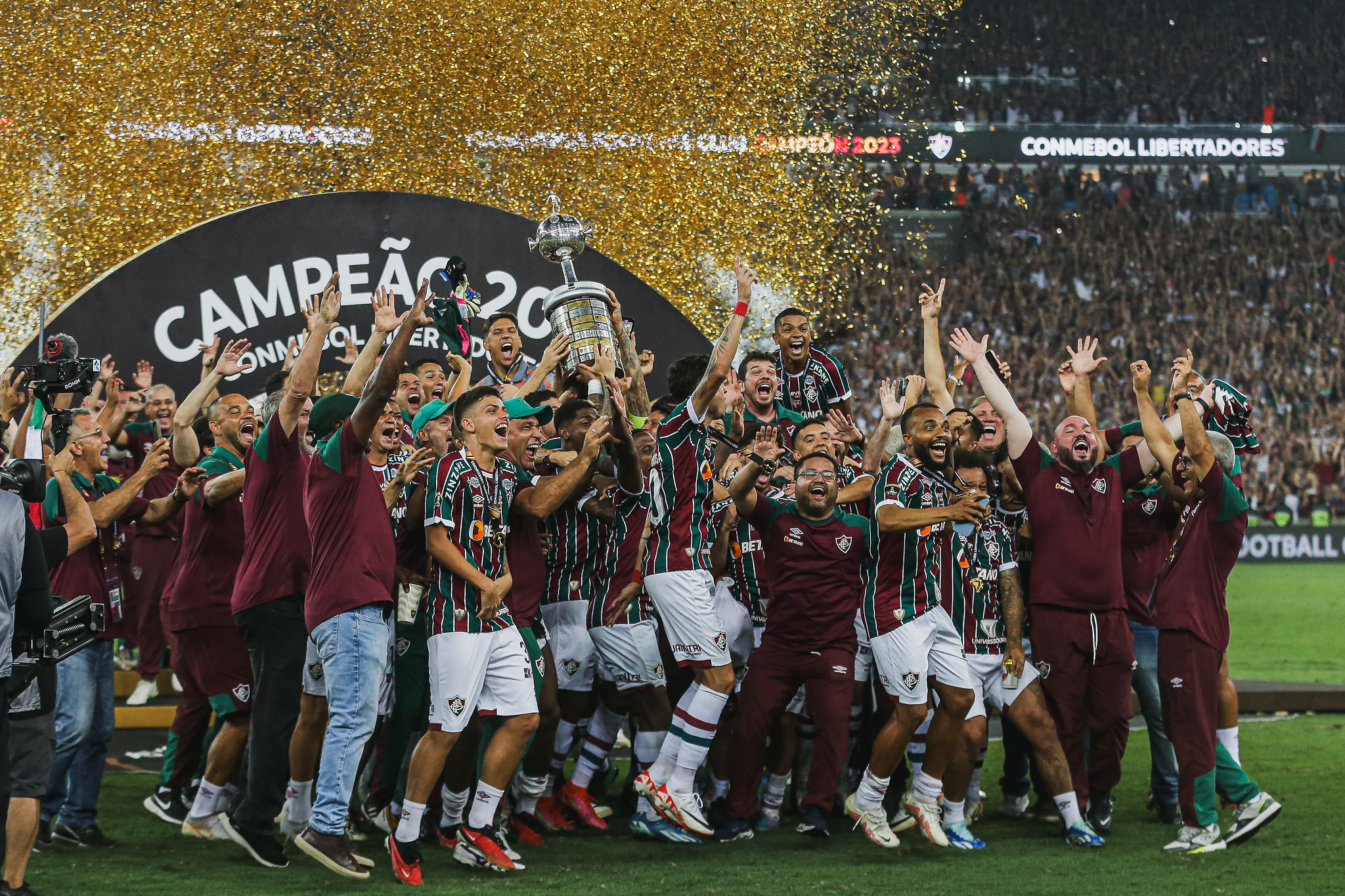 Pode esperar? Torcedor do Fluminense se empolga e manda recado para o ... Pode esperar? Torcedor do Fluminense se empolga e manda recado para o ...