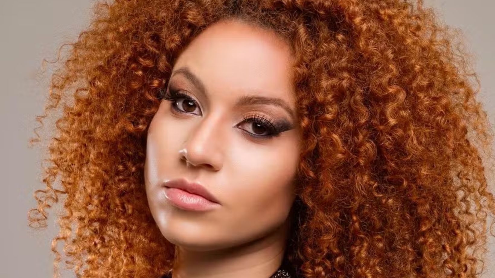 Após registrar b.o contra Ana Paula Minerato, cantora Ananda se ...