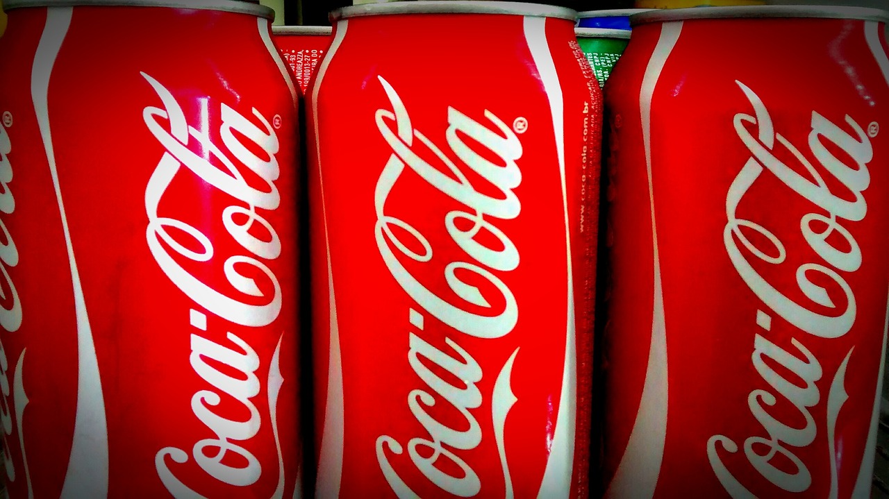 Coca-Cola anuncia que 2,8 milhões de garrafas podem estar contaminadas ...