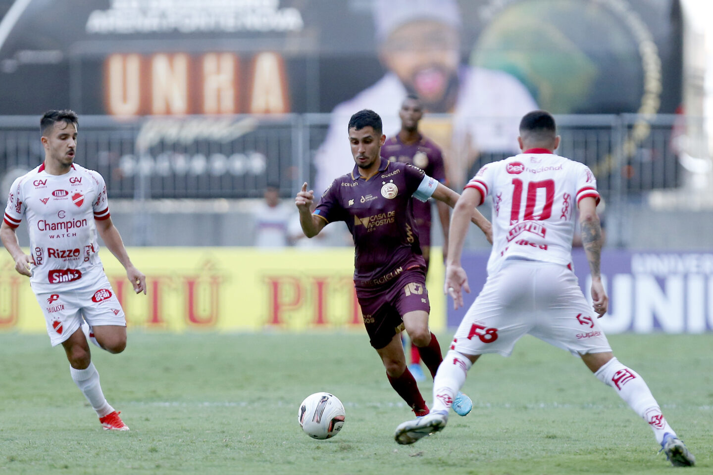 Daniel reforça Bahia em "decisão"