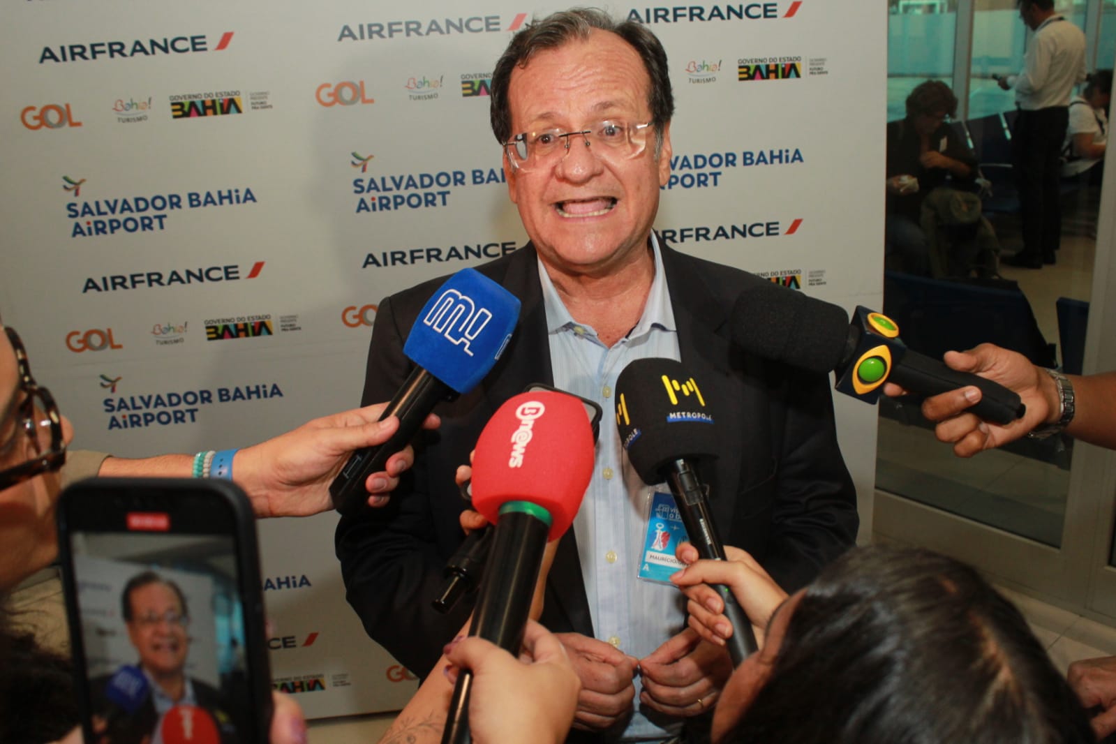 Em voo inaugural entre Salvador e Paris, Maurício Bacelar fala sobre ...