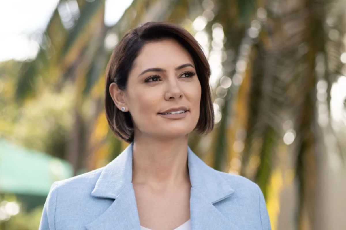 Pastor chama Michelle Bolsonaro de "fanatica religiosa" e "perigosa"