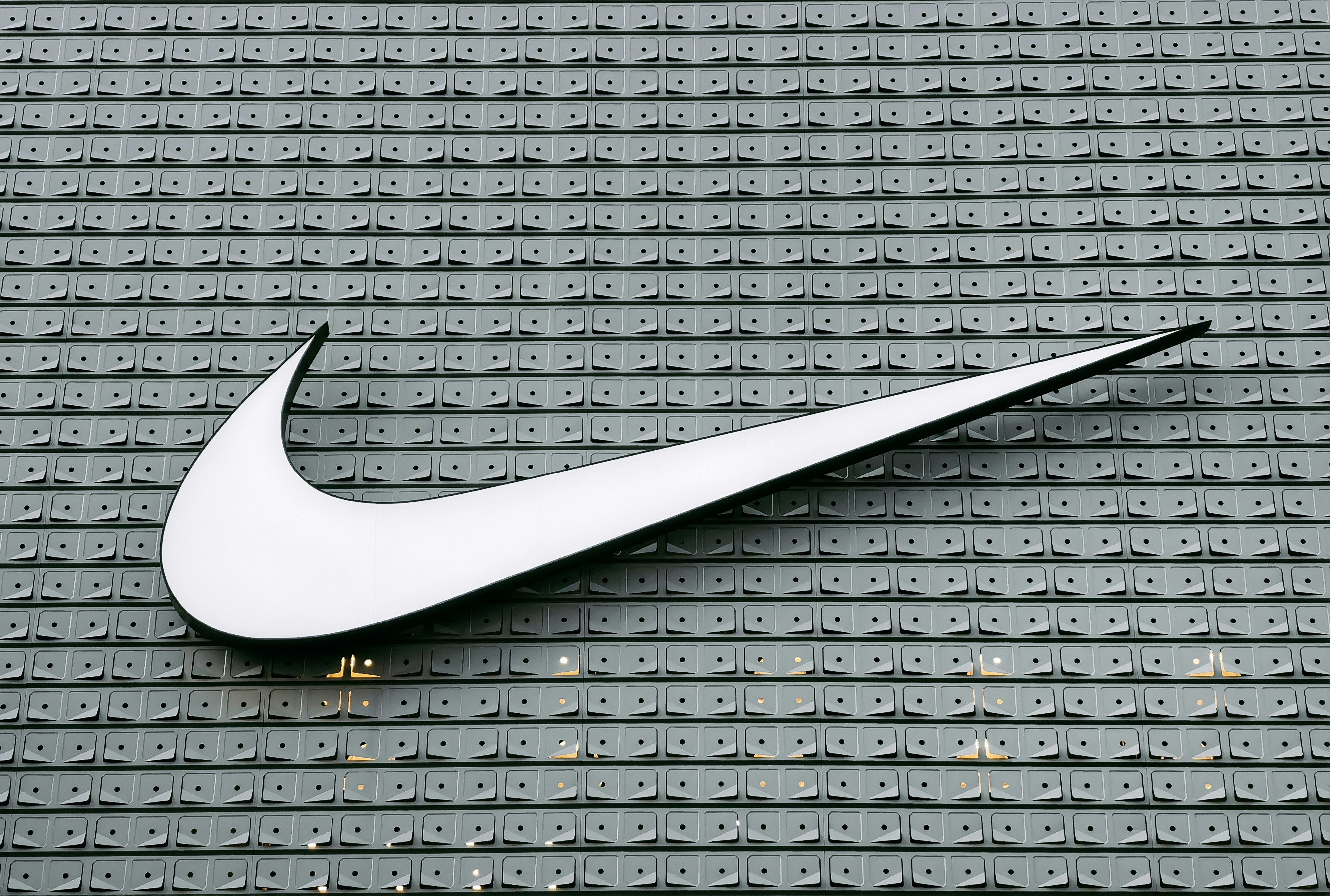 Nike presta homenagem a jogador do Bahia com presente especial; veja