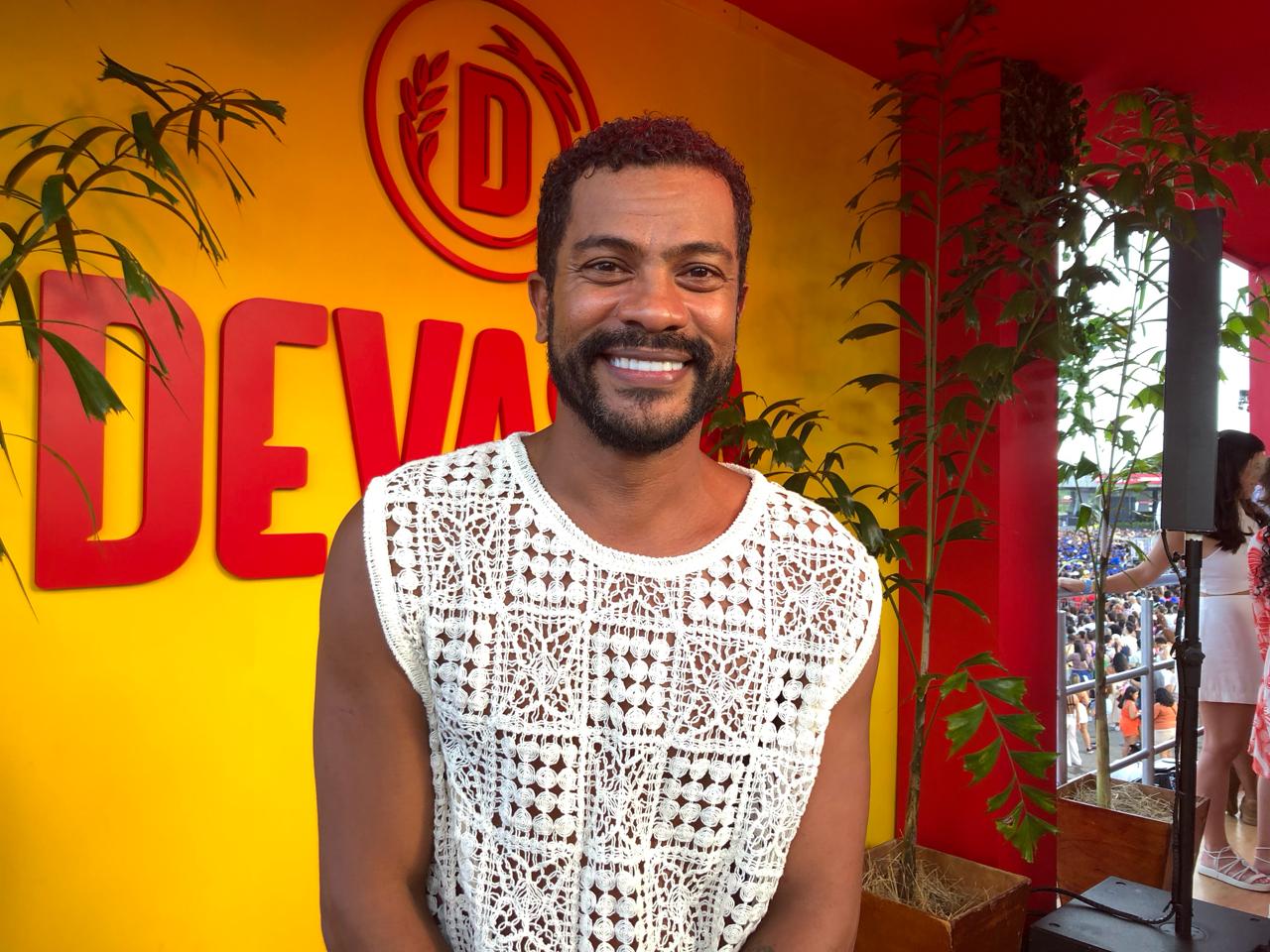 FV24: Samuel Assis revela como lida com título de galã: “Eu tô amando”