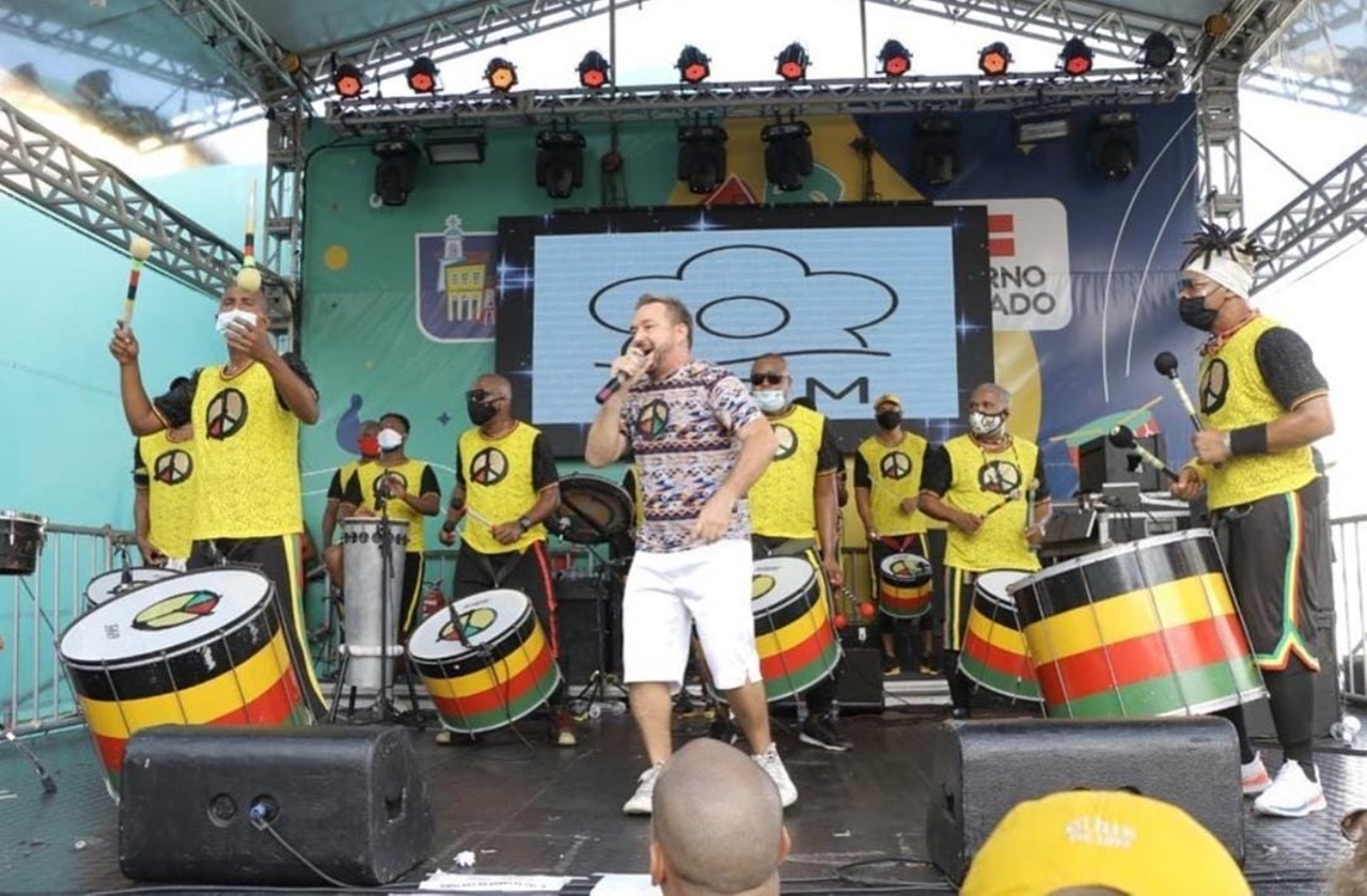 Após mais de uma década no Olodum, cantor deixa o grupo percussivo ...