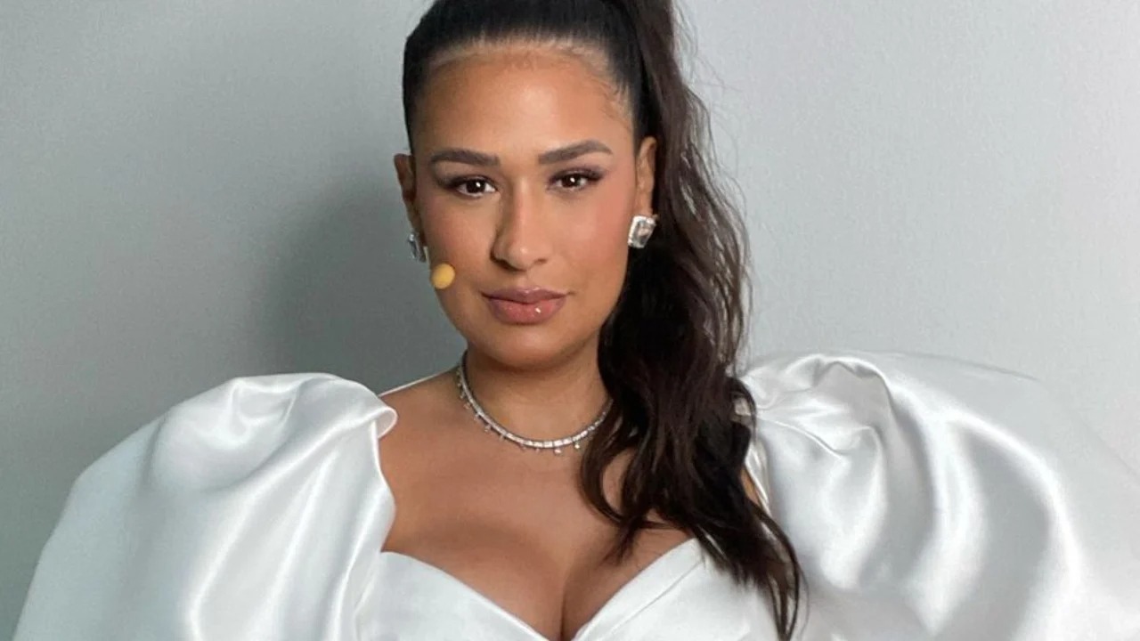 Sem Simaria, Simone mostra preparativos para lançamento de carreira ...