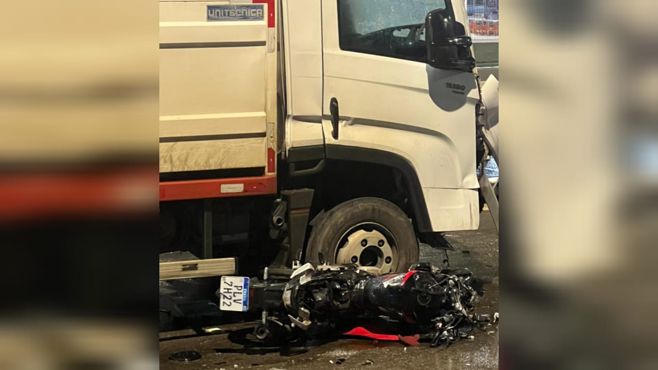 Motociclista morre em colisão com caminhão no interior da Bahia