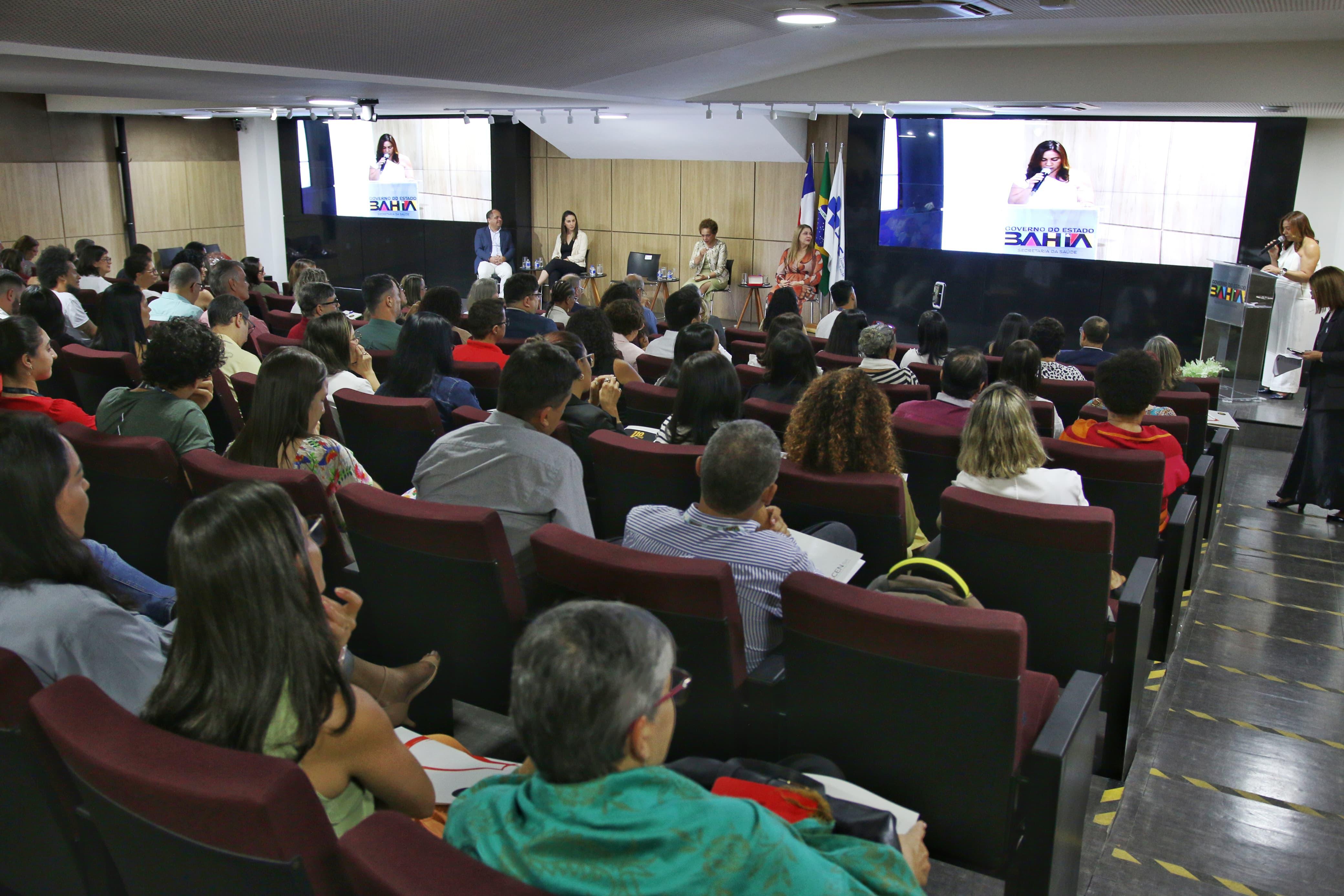 Lacen-Ba completa 110 anos e comemora liderança número de testes no Brasil